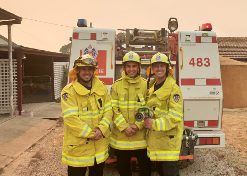 ‘Everyone is pitching in’: miners fight fires - Mining and Energy Union