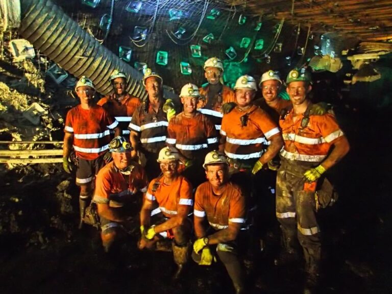 Grosvenor miners celebrate new Lodge - Mining and Energy Union